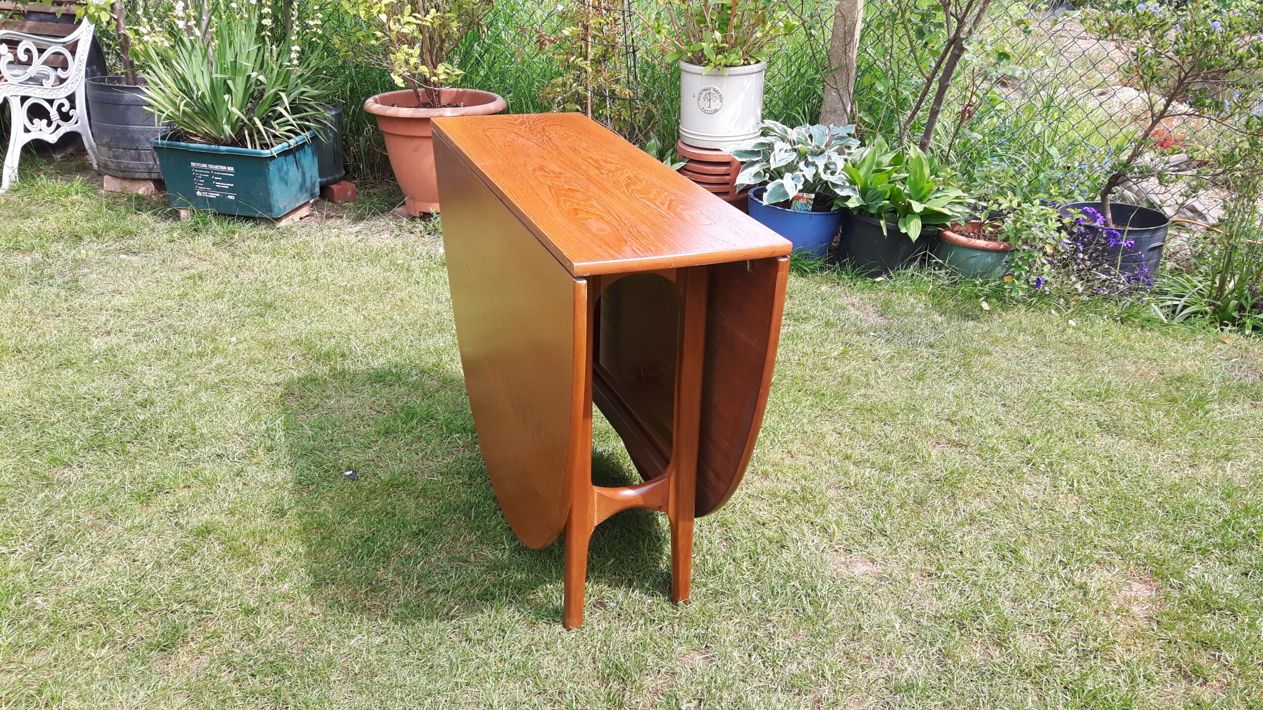 Nathan mid century Oval drop leaf dining Table – Zygo Interiors